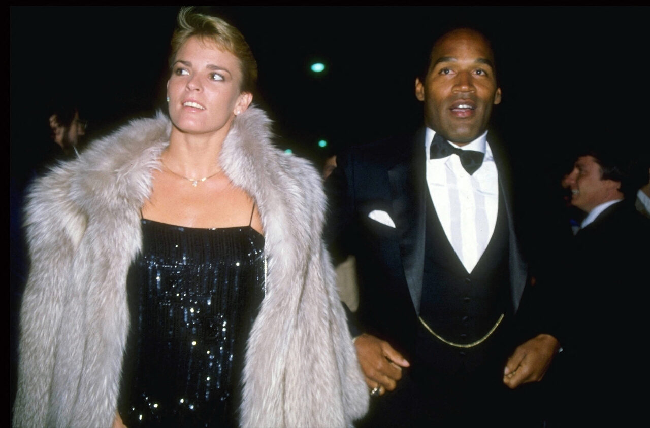 Nicole Brown Simpsons Sister Makes OJ Wedding Photo Commemorative Magn